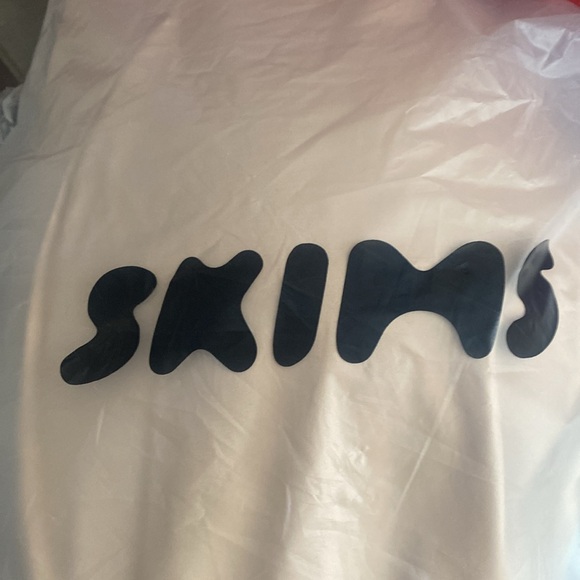 SKIMS | Intimates & Sleepwear | Skims Butt Enhancing Shapewear Never ...